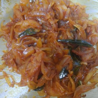 Seeni sambol/ The Srilankan Onion relish/ Onion Sambol